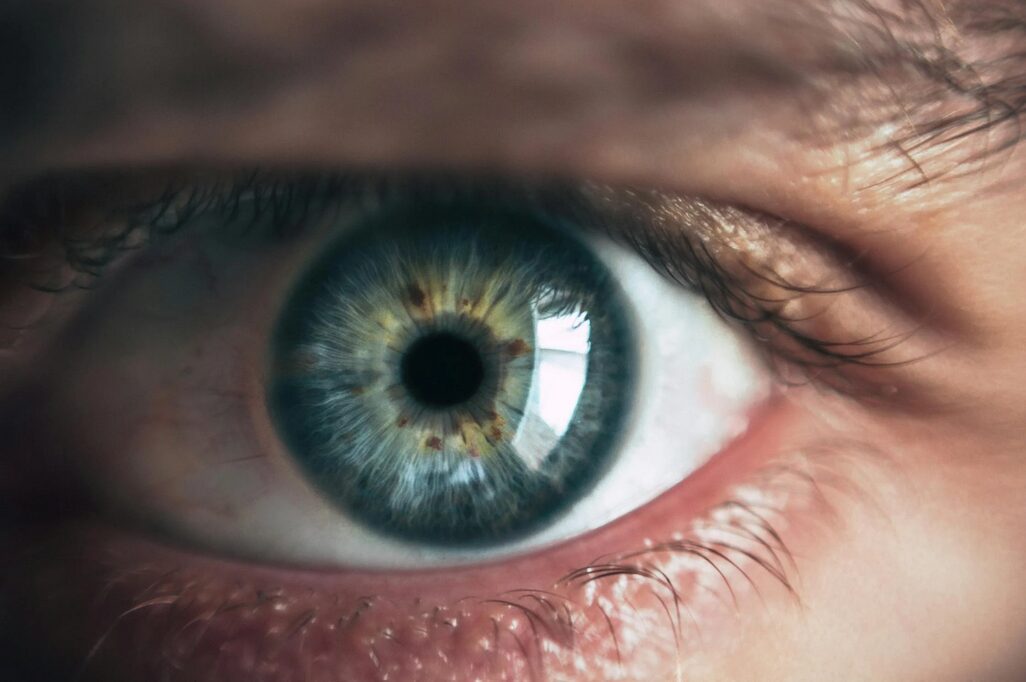 Gerstenkorn Auge was tun? Symptom und Behandlung